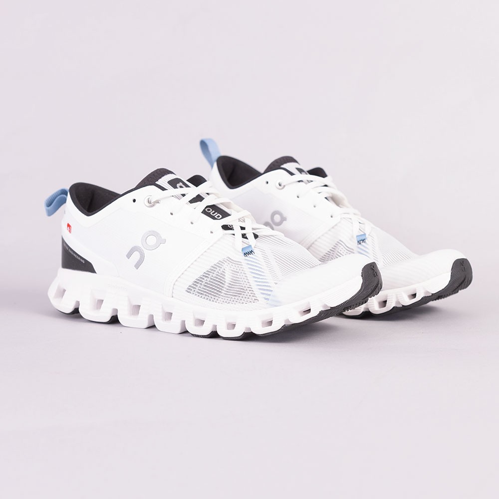 On Running X 3 Shift Trainer | Oxygen Clothing