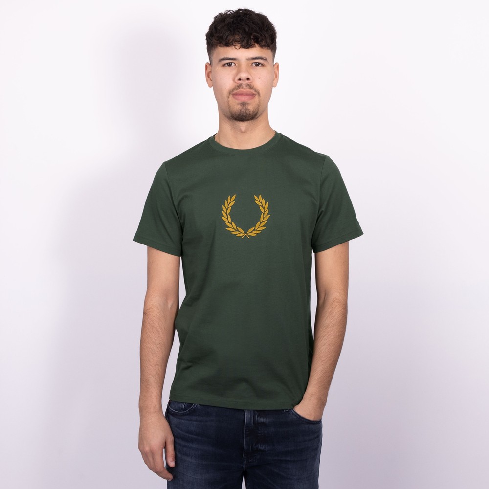 Fred Perry Textured Laurel Wreath T-Shirt | Oxygen Clothing